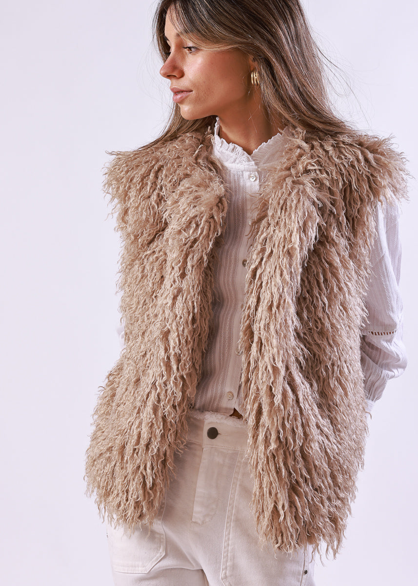 Chaleco Mila Beige – MOCCACHICA